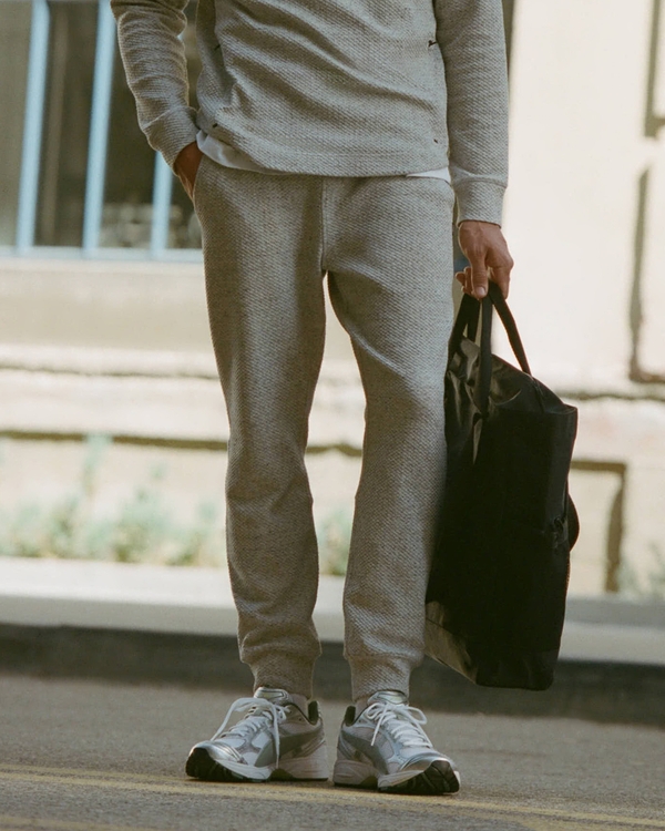 Workout Clothes for Men: Men's Activewear | Abercrombie & Fitch